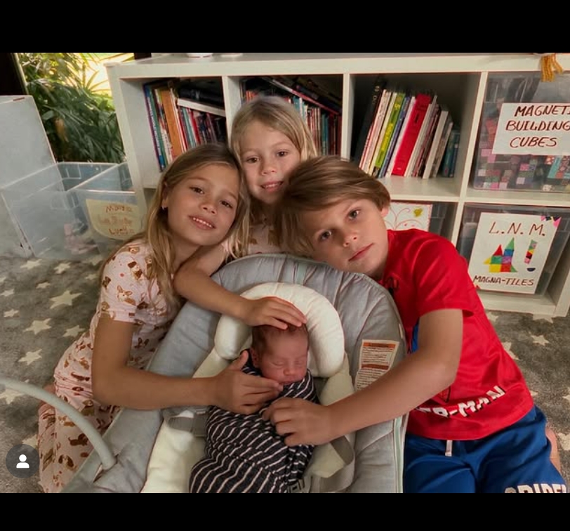 44-Year-Old Kournikova Becomes a Mom for the 4th Time and Shows Baby’s ...