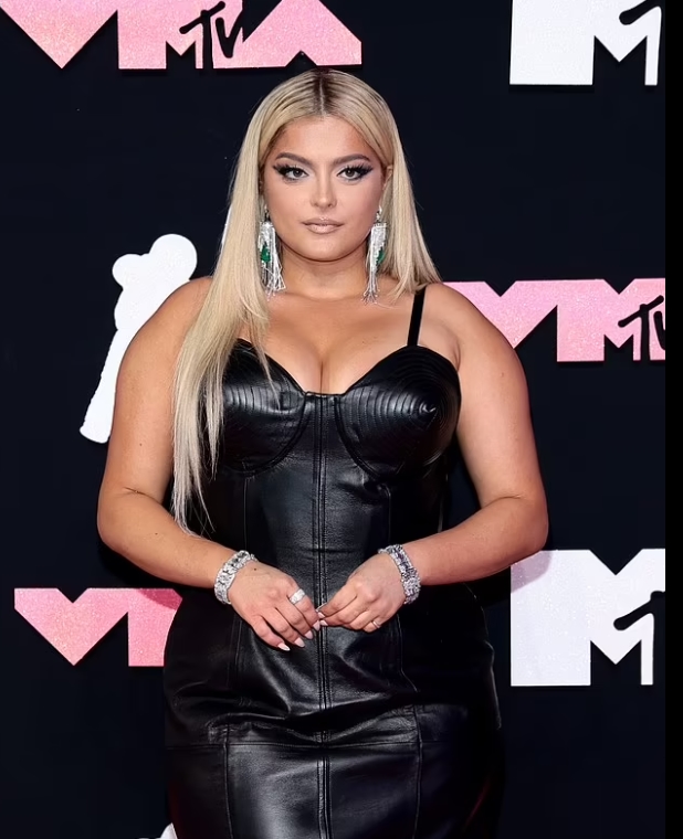 Unrecognizable Without Makeup!: Pop Star Spotted in LA Leaves Fans ...