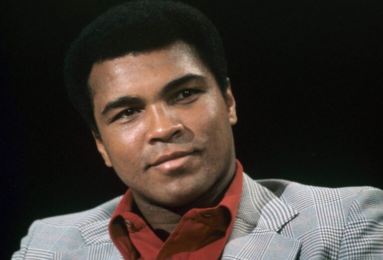 Legendary Heavyweight Boxer with Dancer’s Footwork and Electrifying ...