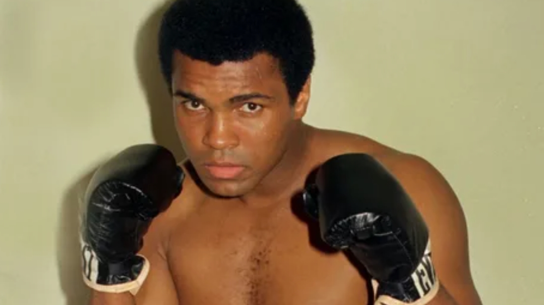 Legendary Heavyweight Boxer with Dancer’s Footwork and Electrifying ...